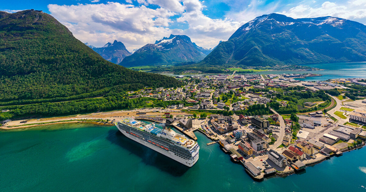 5 Reasons to go to Romsdalen This Summer | Norwegian Travel